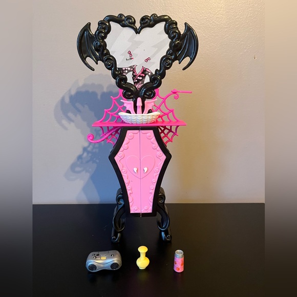 monster high | Toys | Monster High Draculauras Powder Room Cabinet Sink ...